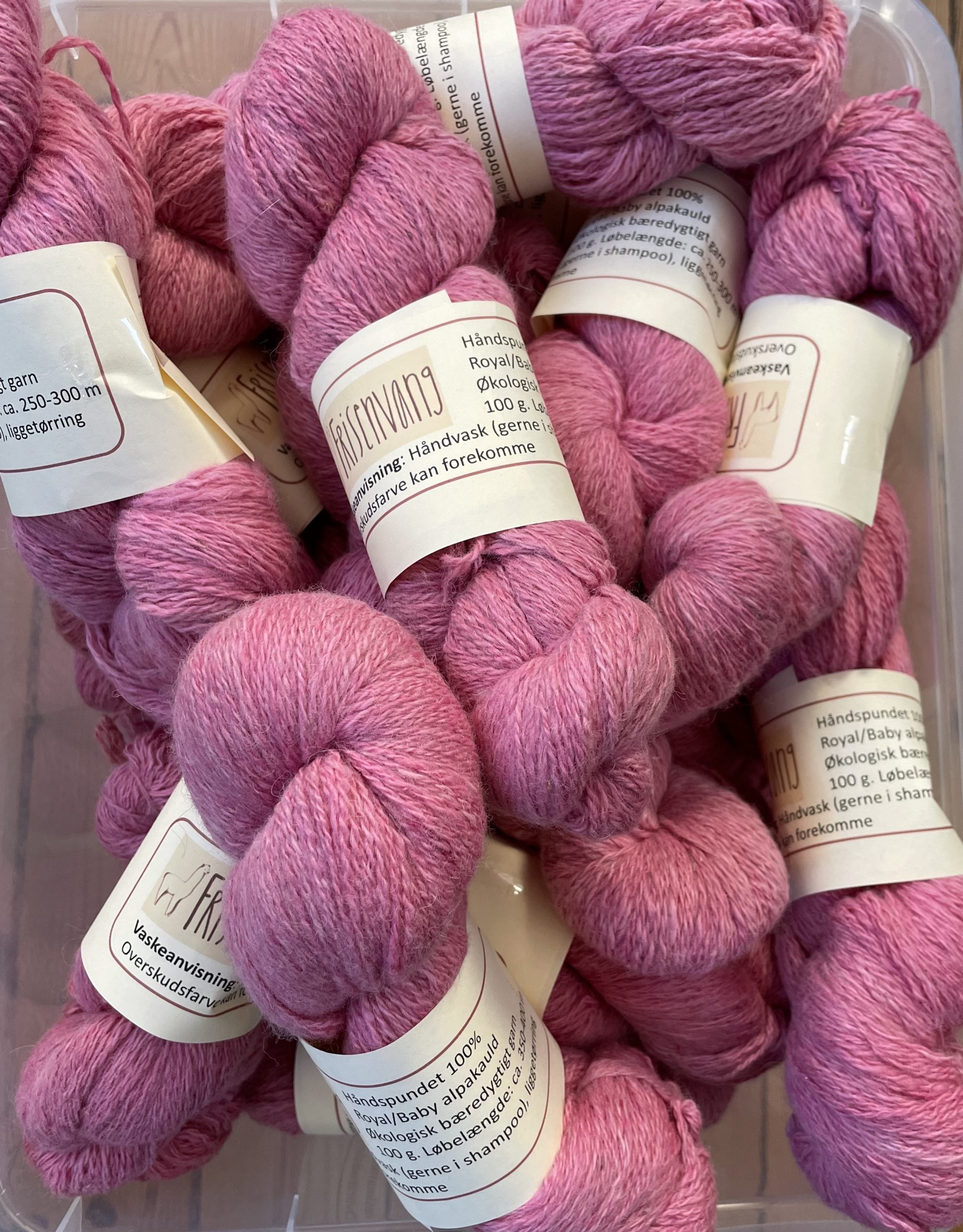 Rosa garn - Håndspundet garn af 100% royal/baby alpakauld